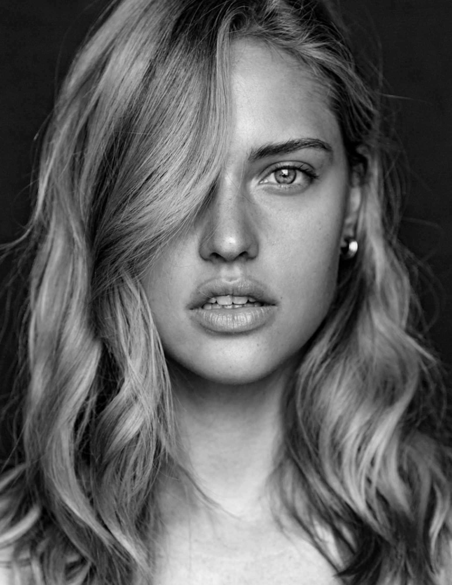 Claire Guena - The Hive